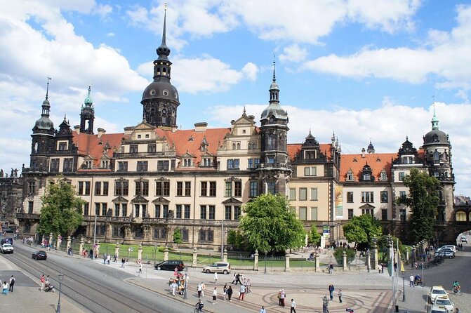 City tour and guided tour in the New Green Vault and in the Semperoper - Key Points