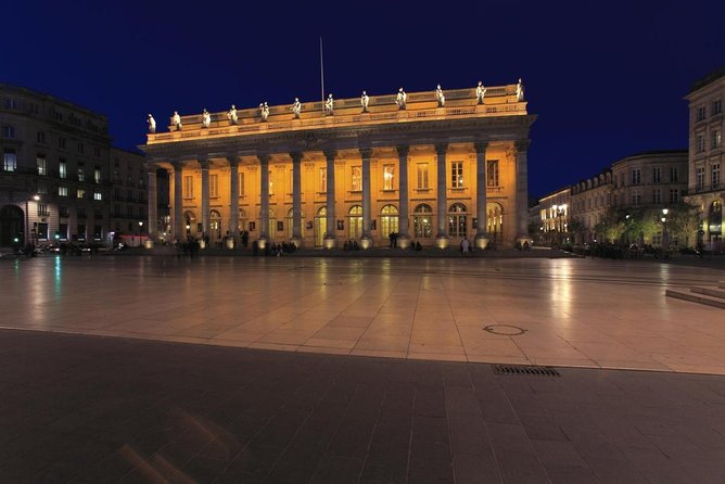 CityTour and Photo Portraits Souvenirs in Montpellier - Exploring Montpellier with a Guided City Tour and Photo Portraits
