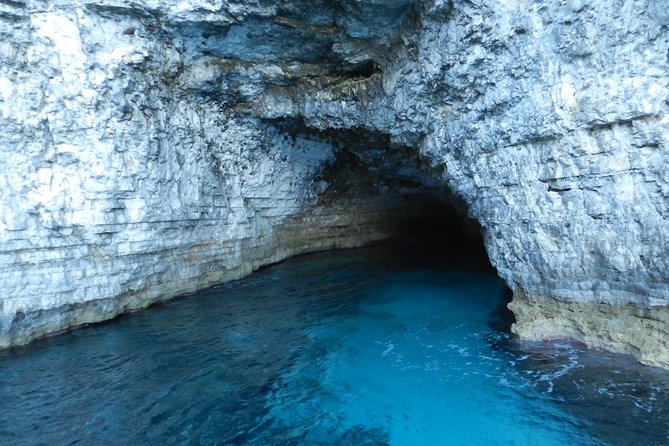 Comino Day Cruise - An In-Depth Look at the Comino Day Cruise