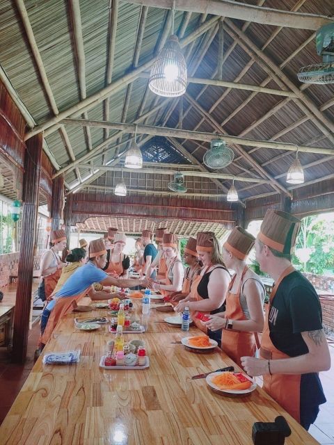 Cooking Class w Ph and Market & Basket Boat Ride in Hoi An - Key Points