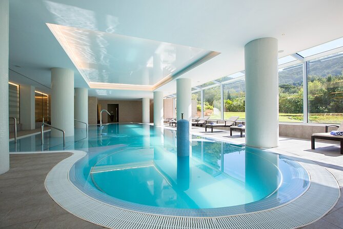Couples massage with private jacuzzi, cup of cava and SPA entry at Eurotel - Key Points