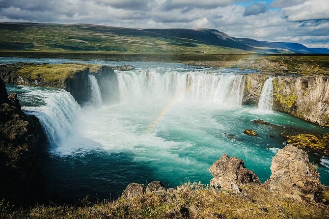 Cruise Tour Godafoss and Myvatn Lake and Dettifoss Small Group - Discovering Iceland’s Natural Wonders: The Godafoss, Myvatn, and Dettifoss Small Group Tour
