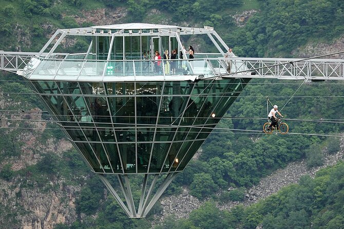 Diamond bridge and Dashbashi canyon full day Private tours - Key Points