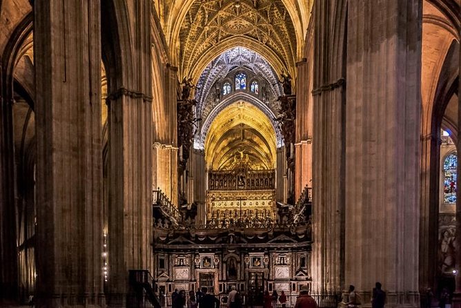 Essential Monumental Guided Tour in Seville - Key Points
