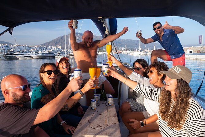 Exclusive private experience in luxury catamaran - Key Points