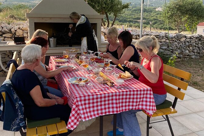 Family-run Vineyard Tour & Award Winning Wine Tasting/Delicacies - Introduction