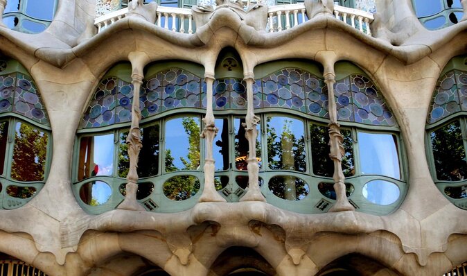 Feel like Gaudí: Barcelona Mosaic Workshop with Tour - Key Points