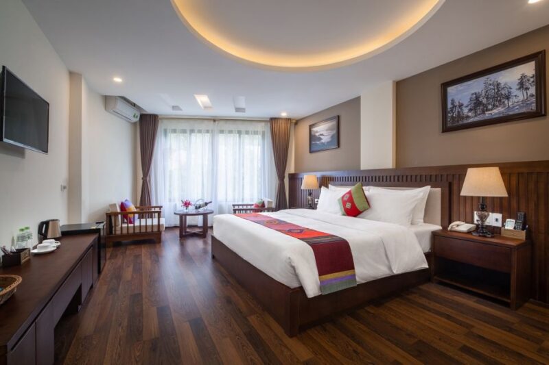 From Hanoi: 3-Day Sapa Trek with Guide, Homestay and Meals - Key Points