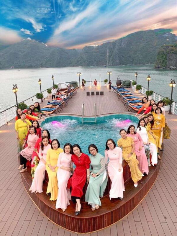From Hanoi: 5-Star Cruise 2 Days 1 Night Ha Long &Lan Ha Bay - Key Points