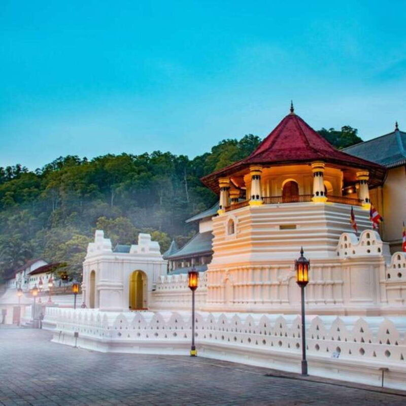 From Katunayake: Sigiriya, Dambulla, Polonnaruwa, and Kandy - Key Points