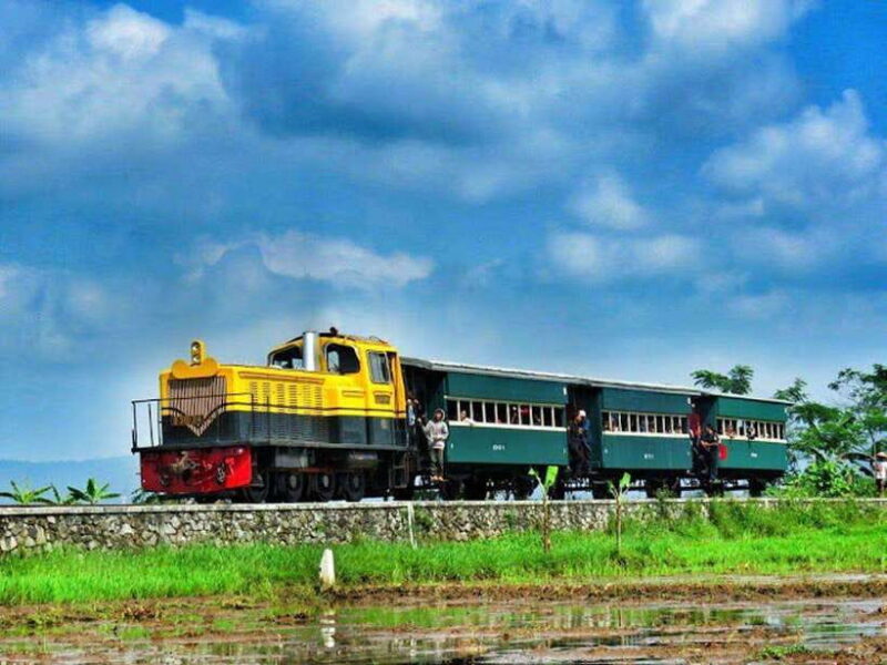 From Yogyakarta: Indonesian Railway Museum and Train Ride - Discovering the Indonesian Railway Museum and Vintage Train Ride from Yogyakarta