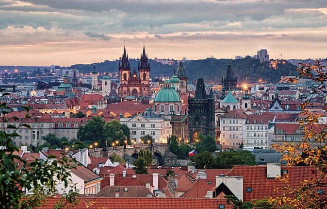 Full-Day Prague in a Nutshell Walking Tour with delicious Lunch-Cruise - Introduction