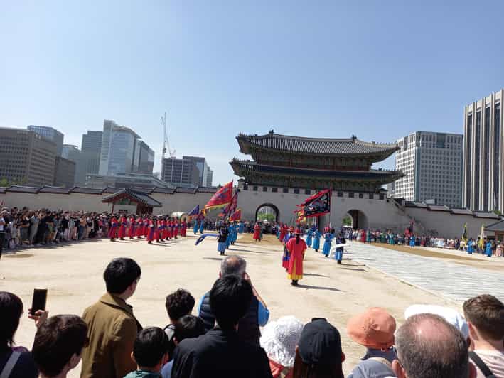 Gyeongbokgung-Folk Museum-Bukchon-Jogyesa temple in Insadong - Introduction