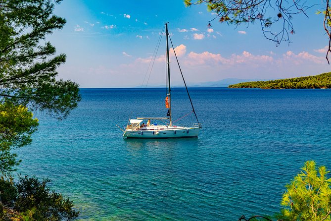 Half Sailing Cruise to secret bays (5 hours) - Key Points