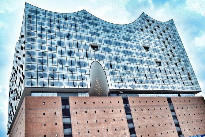 Hamburg Guided Bike Tour: Tradition and Modernity, Elbphilharmonie (min.4) - Key Points