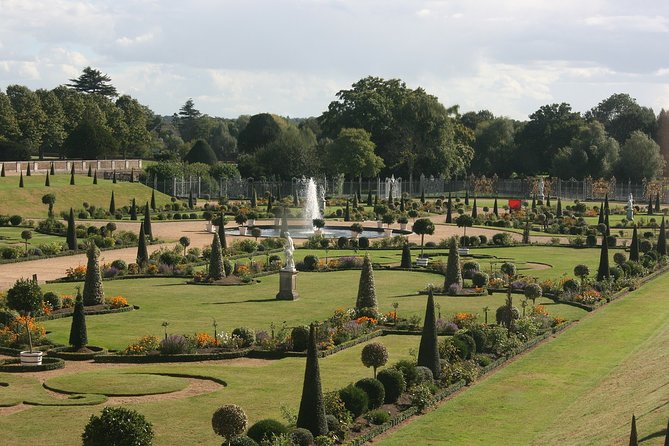 Hampton Court Palace & Garden Maze, Private Tour Admission with Audio Guides - Key Points