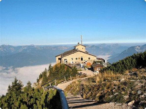 Herrenchiemsee Palace EXCLUSIVE Lake Chiemsee Tour with Salzburg or EAGLE'S NEST from Munich - Key Points