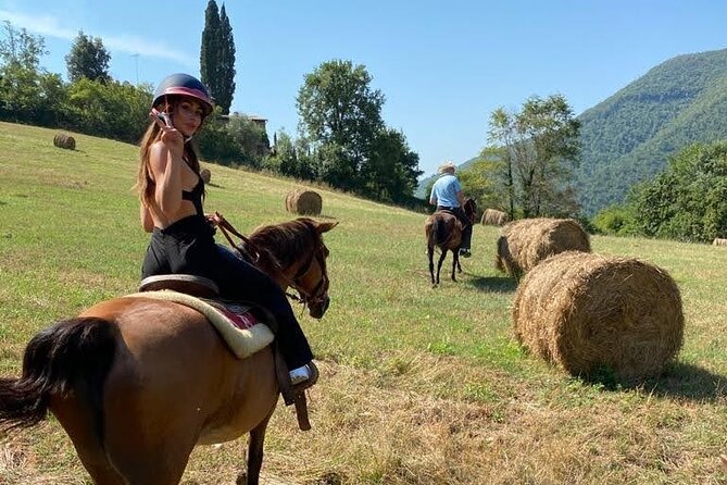 Horseback ride and gourmet cuisine in a historic food shop - Key Points