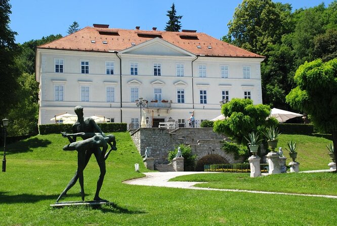 I LOV IT - Tivoli Park Tour - Exploring Tivoli Park in Ljubljana: A Practical Guide to the I LOV IT — Tivoli Park Tour