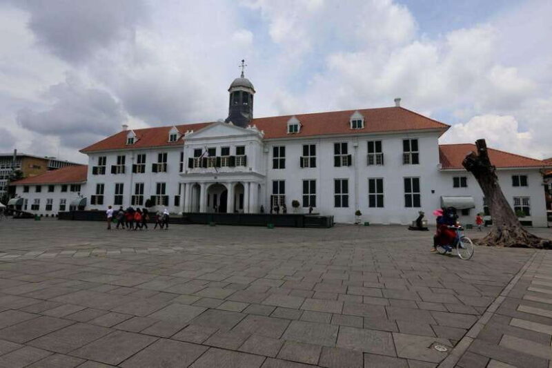Istiqlal Mosque, National Monument, Kota Tua, and China Town - Key Points
