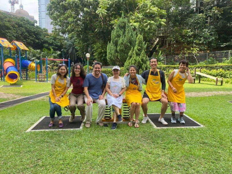 Kuala Lumpur: Malaysian Cooking Class with Market Tour - Key Points