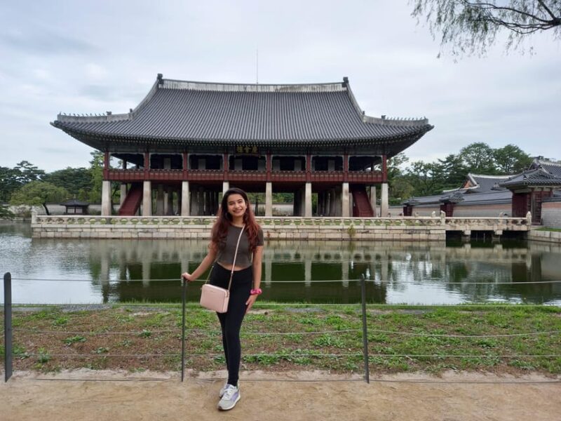 Layover tour to Gyeongbokgung-Folk Museum-Bukchon-Insadong - Key Points