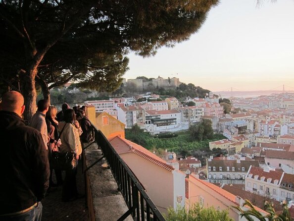 Lisbon Tour by Night with Electric Bikes - Key Points