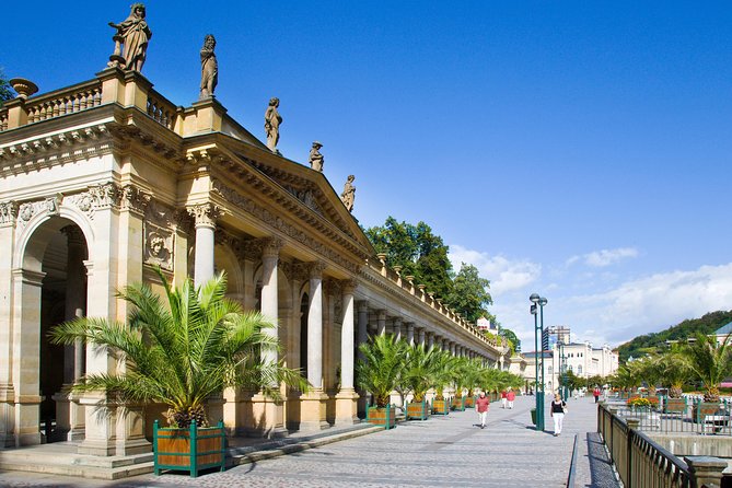 Luxury vintage car cabro replica tour to Carlsbad - Introduction: A Unique Day Trip from Prague
