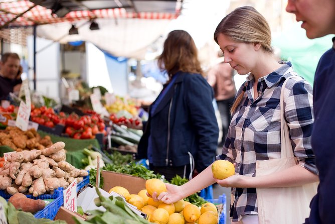 Market visit and cooking class with lunch or dinner at a local's home in Praiano - Key Points