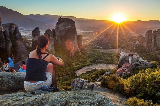 Meteora Full Day Tour from Thessaloniki - Discovering Meteora: A Full Day Guided Tour from Thessaloniki