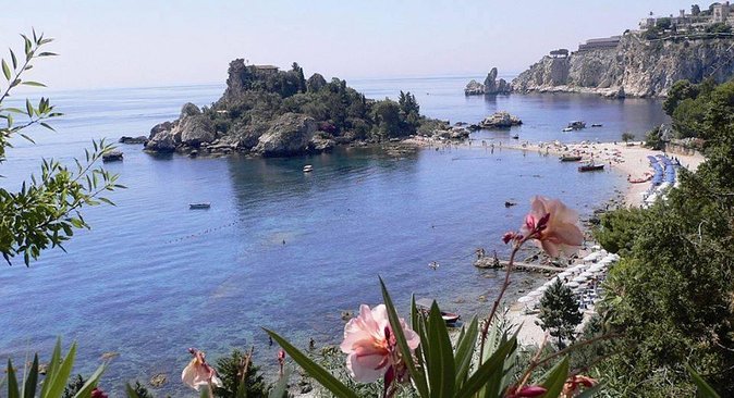 Mount Etna, Lunch in a Winery and Taormina Private Day-Trip from Messina - Key Points