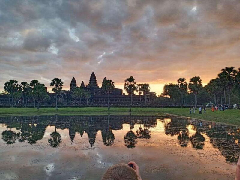 One Day Angkor Wat Trip with Sunrise - Experience the Magic of Angkor Wat at Sunrise