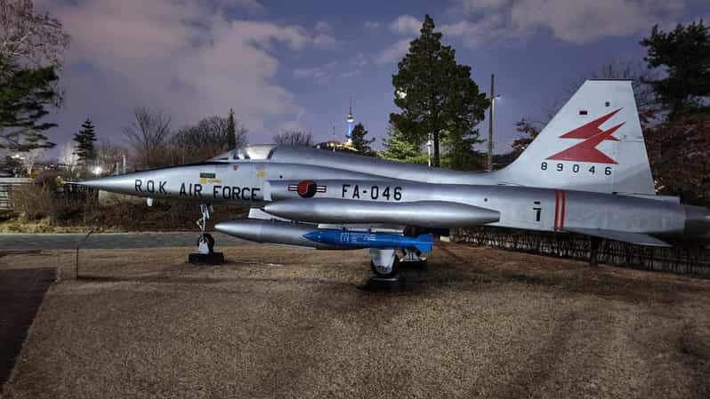 Outdoor tour of the war memorial museum of Korea - Key Points