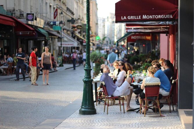 Paris Christmas Food Tour with a Local Guide, and Seasonal Treats - Discover the Charm of Paris During Christmas with a Food Tour