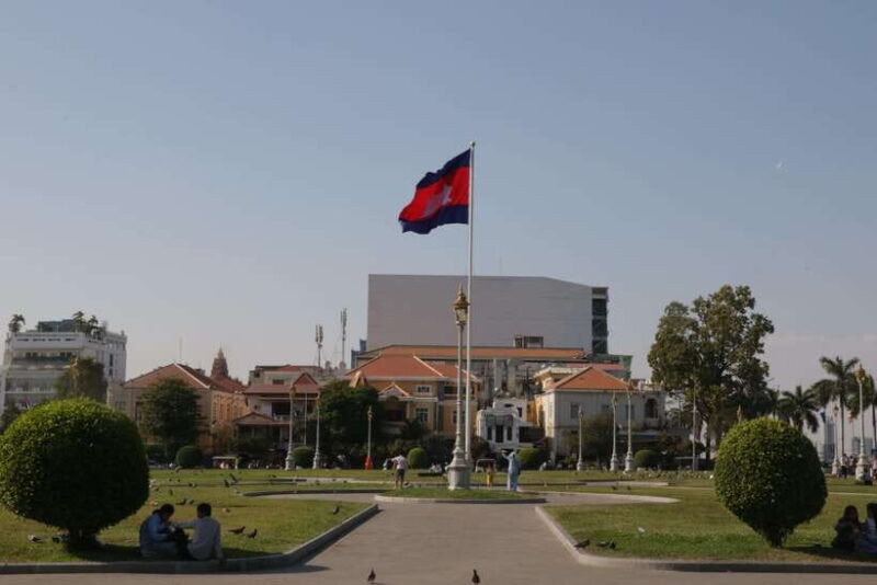 Phnom Penh Private Tour English Local Guide - Why Consider a Private Guided Tour in Phnom Penh?