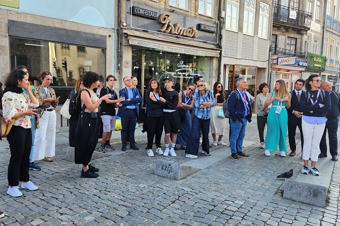 Port: History and Legends walking tour - Key Points