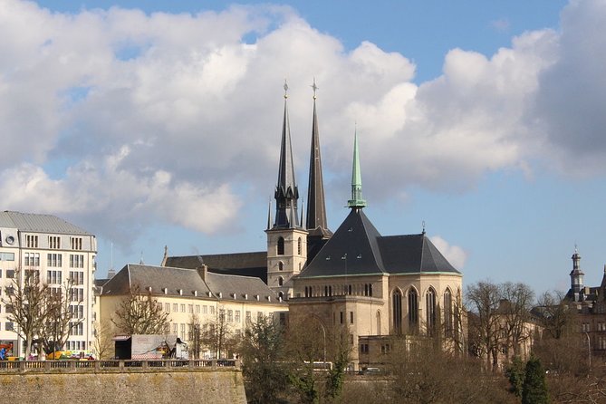Private airport transfer: from the airport to the city of Luxembourg - Key Points