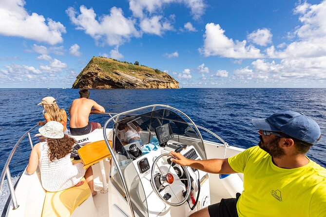 Private boat tour of the islets in Vila Franca do Campo - Key Points