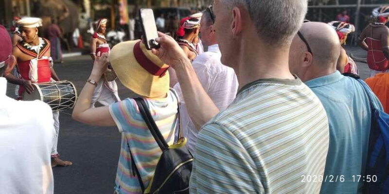 Private driver with City Tour in CAR - Key Points