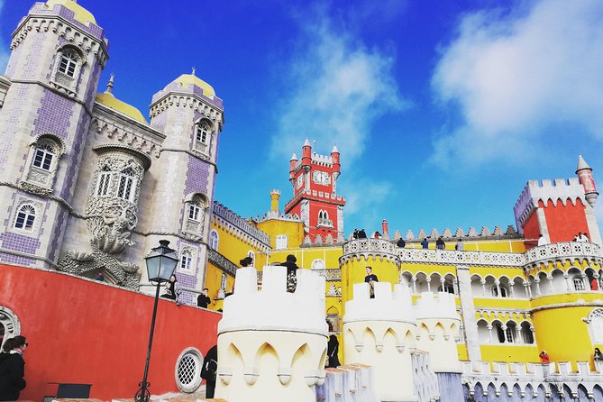 Private Tour 8 Hours Sintra & Cascais - Cascais: Coastal Charm and Local Flavor