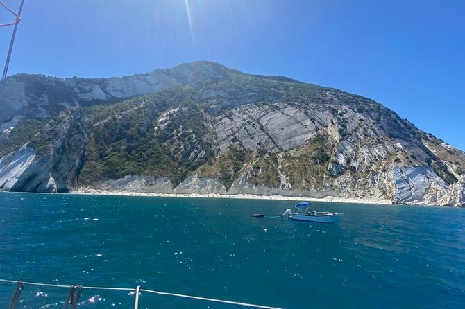 Private tour of the Conero Riviera on a sailing boat - Who Should Consider This Tour?