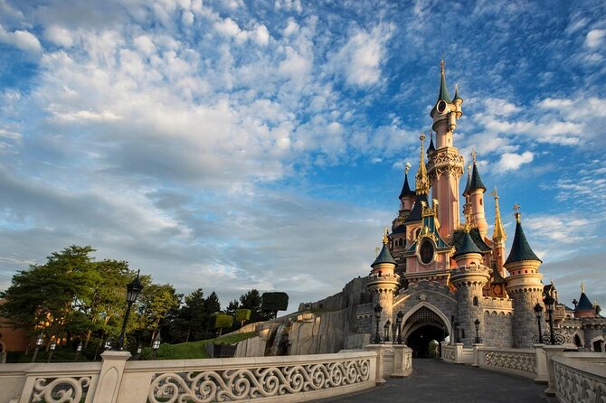 Private Transfer: Disneyland Park or Hotel to Paris by Luxury Van - A Detailed Look at the Private Transfer from Disneyland Paris to Central Paris