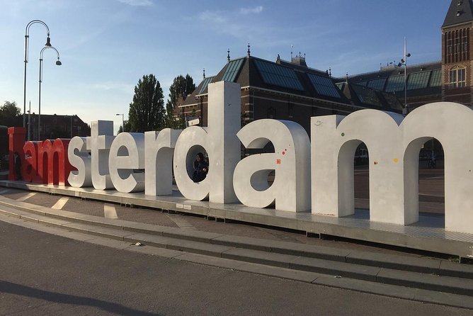 Private transfer from Dusseldorf to Amsterdam or Schiphol Airport - Key Points