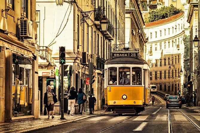 Private Transfer From / To Airport Lisboa x Lisboa - Introduction