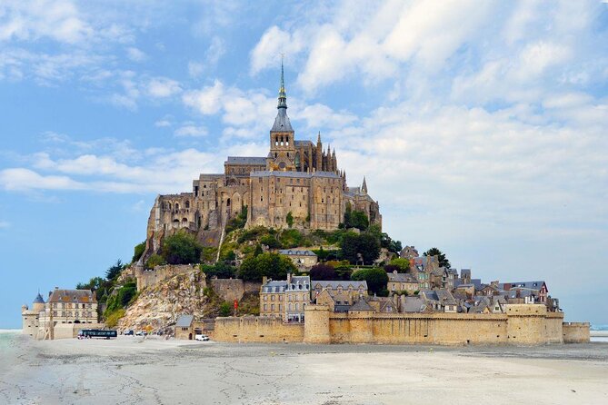 Private walking tour of Mont Saint Michel with a licensed guide - Discovering Mont Saint Michel through a Private Guide