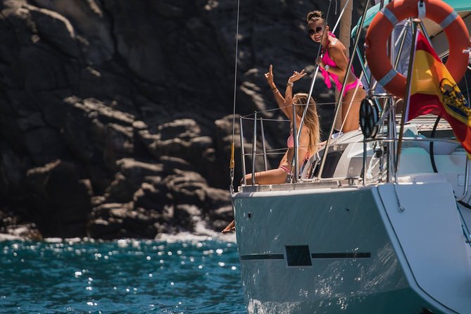 PRIVATE YACHT CHARTER VOYAGE, Food & Drinks included! - An In-Depth Look at the Tour