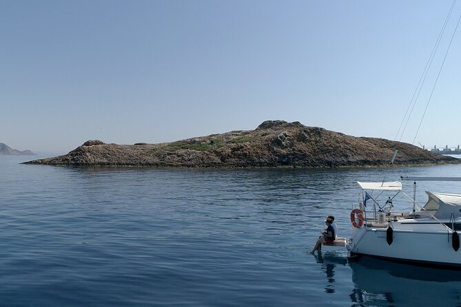 Sailing experience along the coast of Cabo de Gata in Almería - Key Points