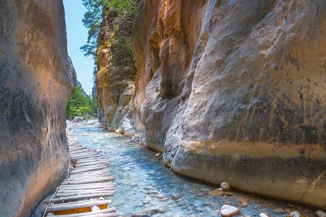 Samaria Gorge Hiking from Chania with proffesional hiking guide - Key Points