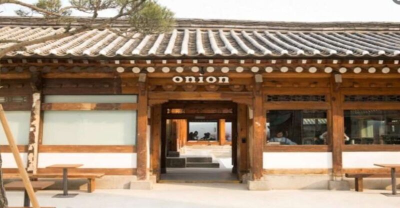 Seoul: Bukchon Hanok Village Walking Tour - Key Points