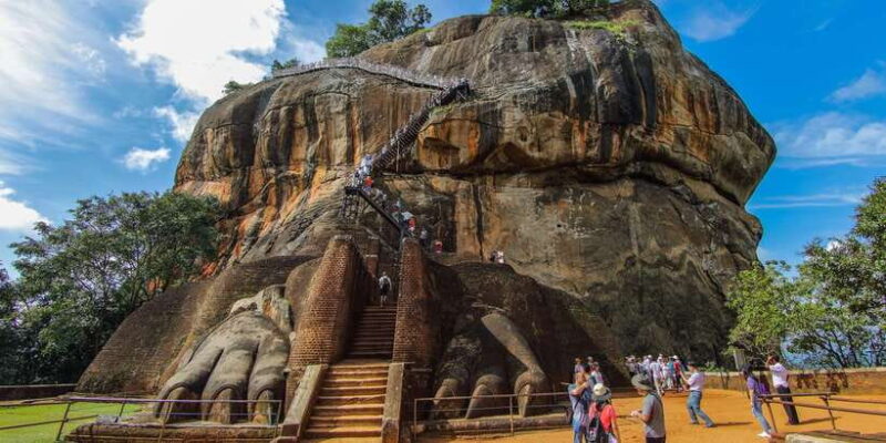 Sigiriya and Pidurangala Rock From Colombo - Key Points